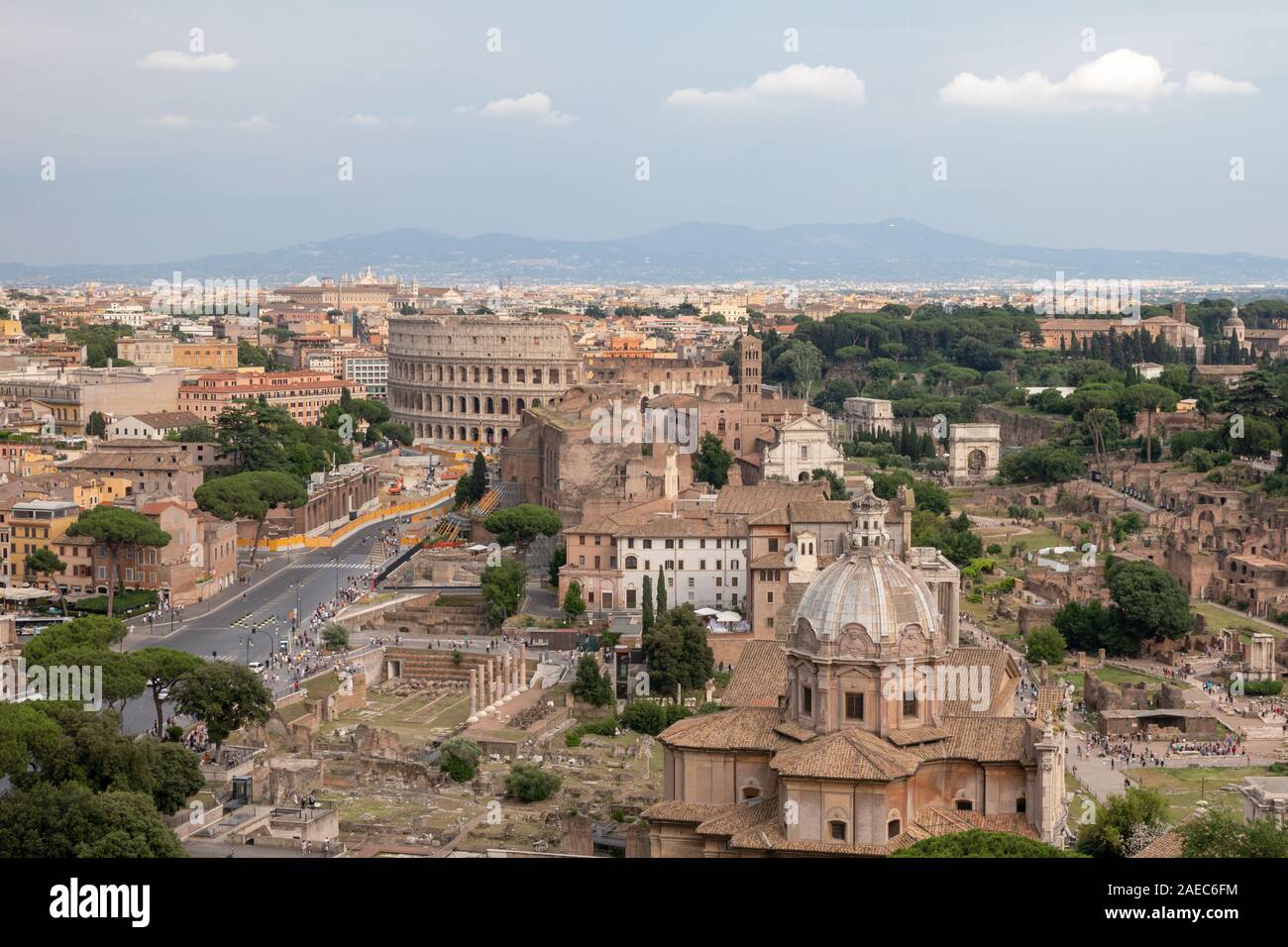 Panoramic view of city Rome with Roman forum and Colosseum from ...