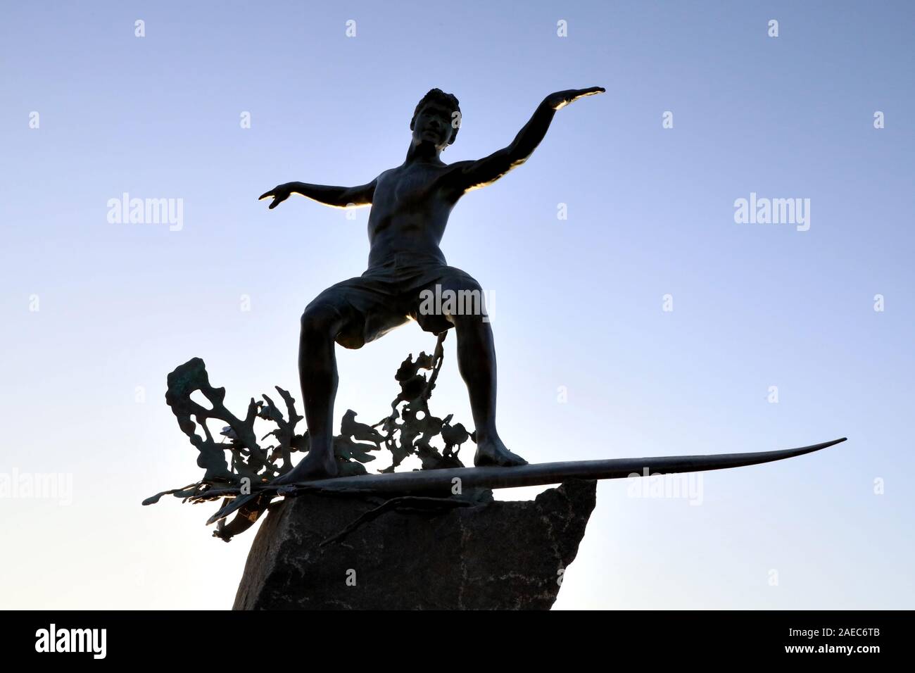Pictures of the statue nicknamed the Cardiff Kook in Carlsbad ...