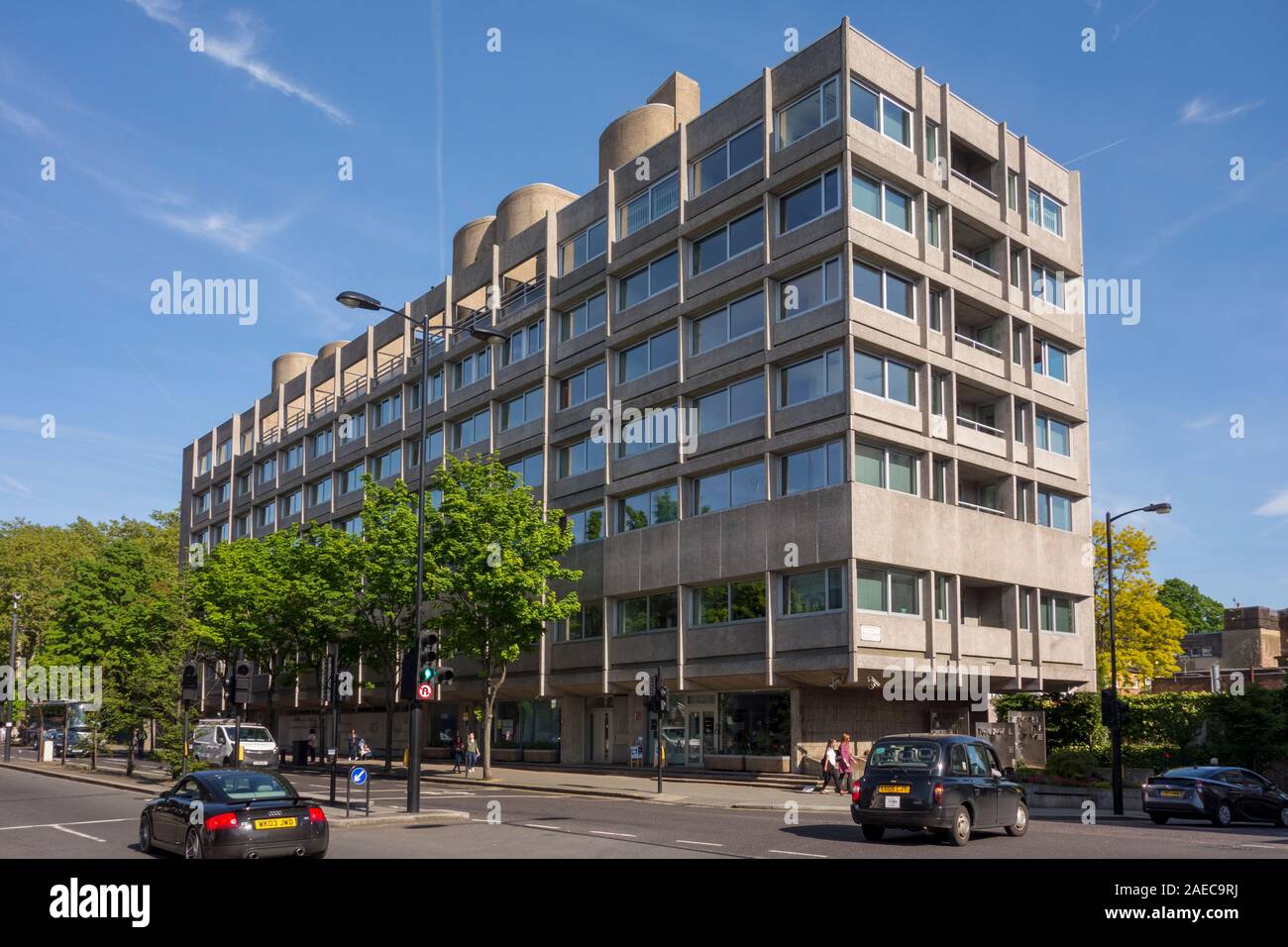 London embassy building hi-res stock photography and images - Alamy