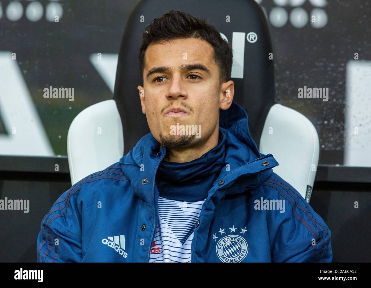 Football philippe coutinho hi-res stock photography and images - Alamy