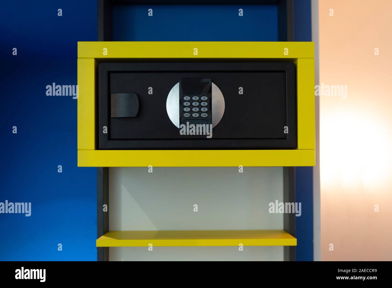 Close-up on an electronic safe with a numeric keypad Stock Photo - Alamy