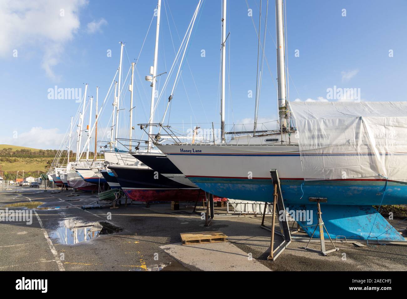 Yachts winter storage hi-res stock photography and images - Alamy