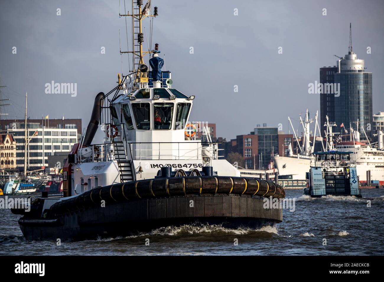 Hamburg, port, skyline, Elbe, Tug boat Stock Photo - Alamy