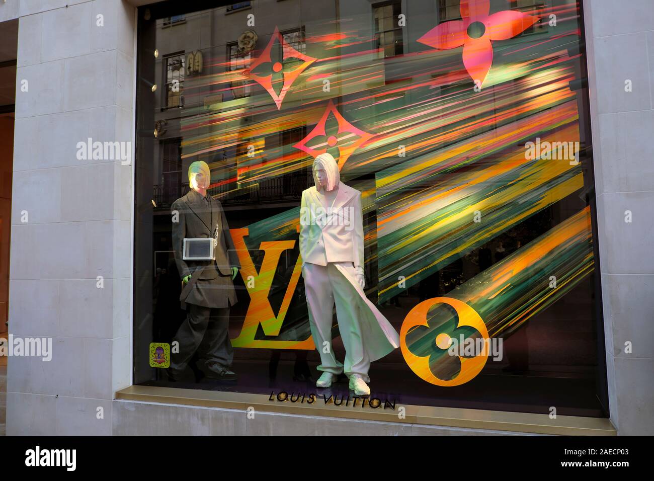 Louis Vuitton store window display and mannequins in New Bond Street in ...