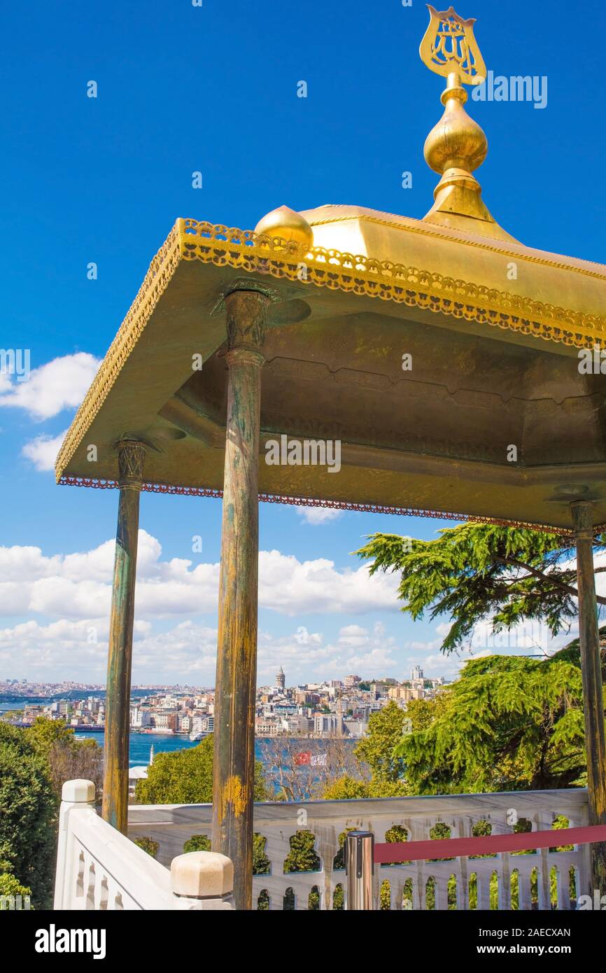 The Iftariye Balcony in Topkapi Palace, also known as the Iftar Kiosk ...