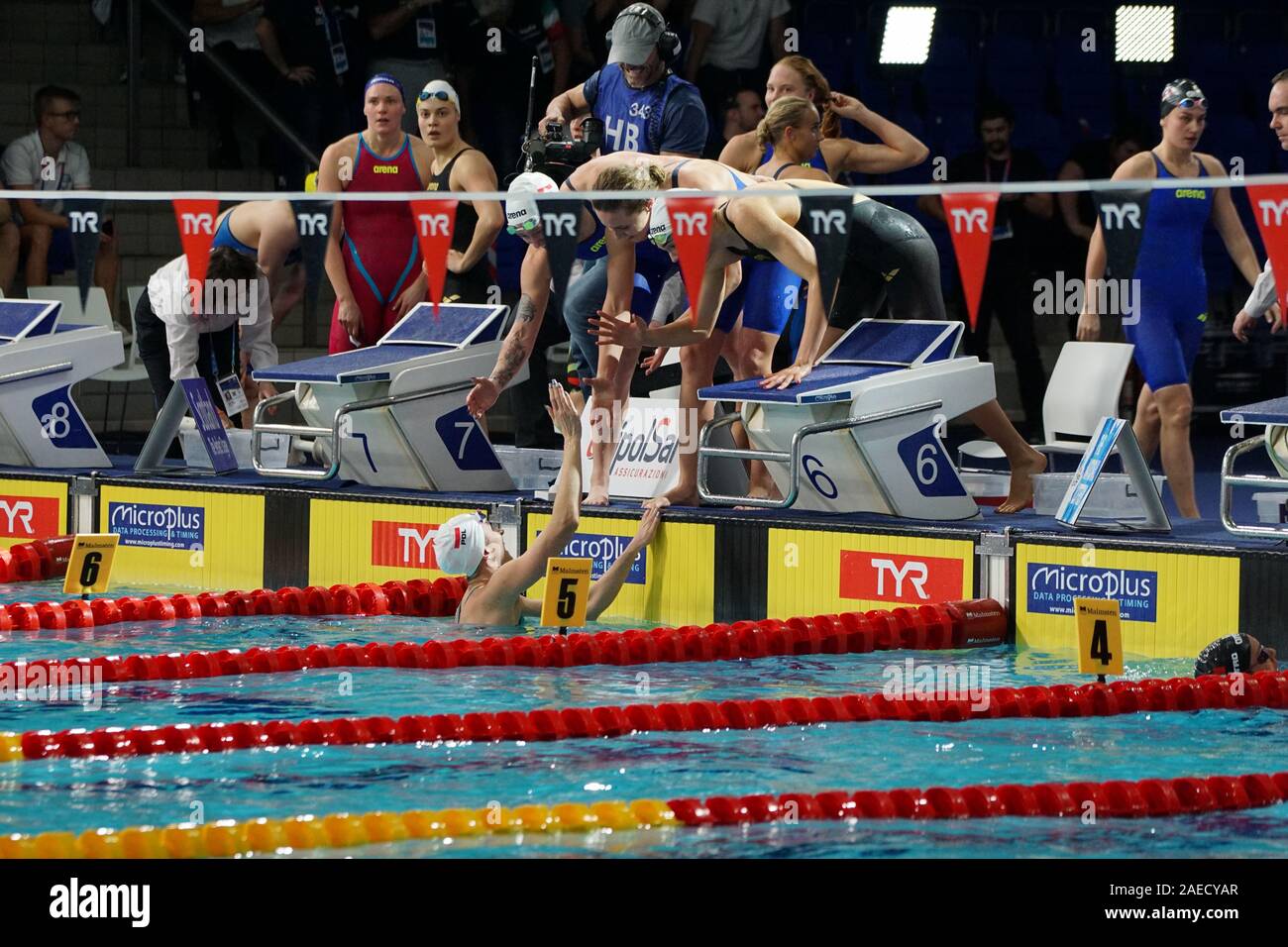 Glasgow, UK. 8th Dec, 2019. Poland wins gold in Womens 4x50 Medley final on LEN European Short ...