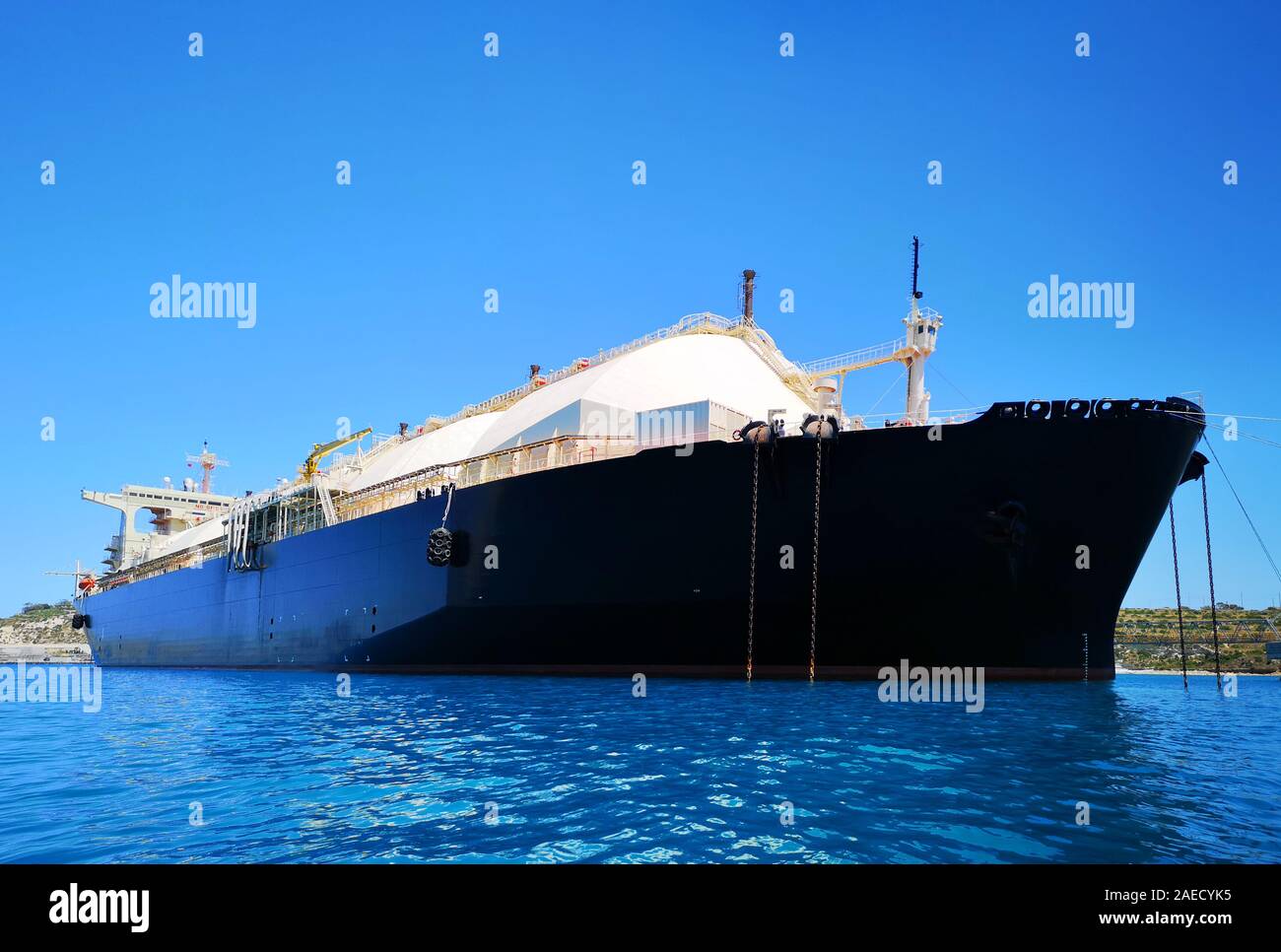 Lng tanker ship hi-res stock photography and images - Alamy