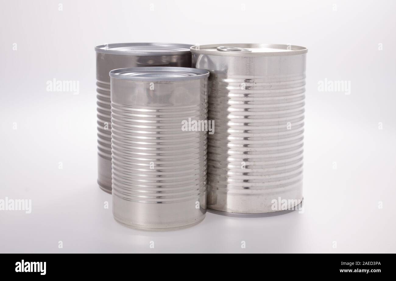 Aluminum shiny food can without label isolated on white Stock Photo - Alamy