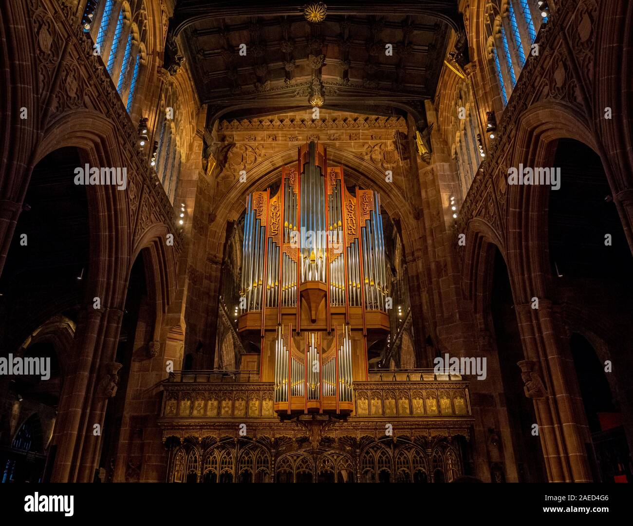 Manchester Cathedral interior Stock Photo - Alamy