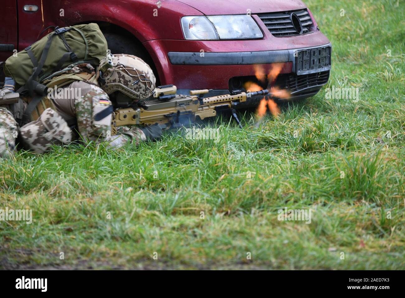 19 November 2019, Schleswig-Holstein, Eckernförde: A combat swimmer of ...