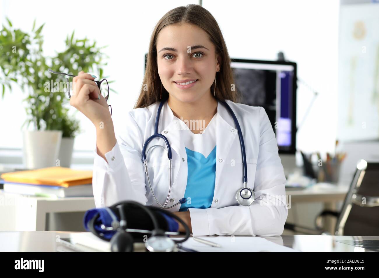 Happy doc hi-res stock photography and images - Alamy