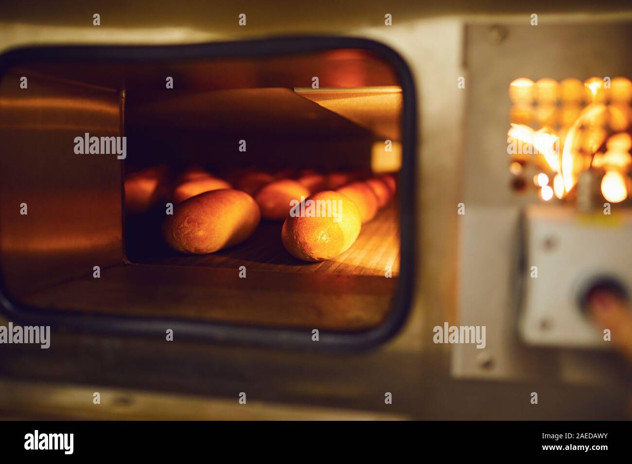 Hot bread hi-res stock photography and images - Alamy