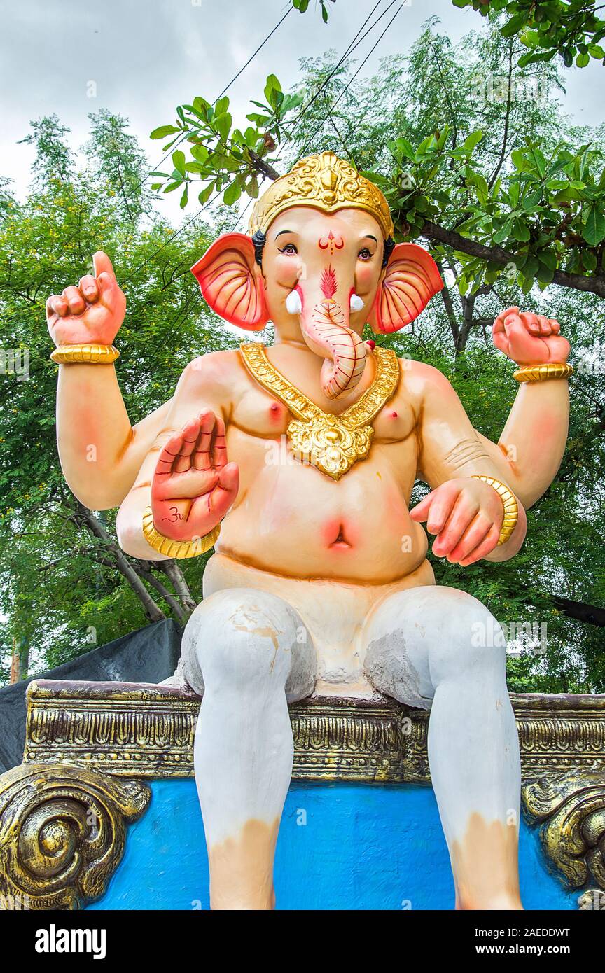 Statue of Hindu God Ganesha. close up of Ganesha Idol at an artist's ...