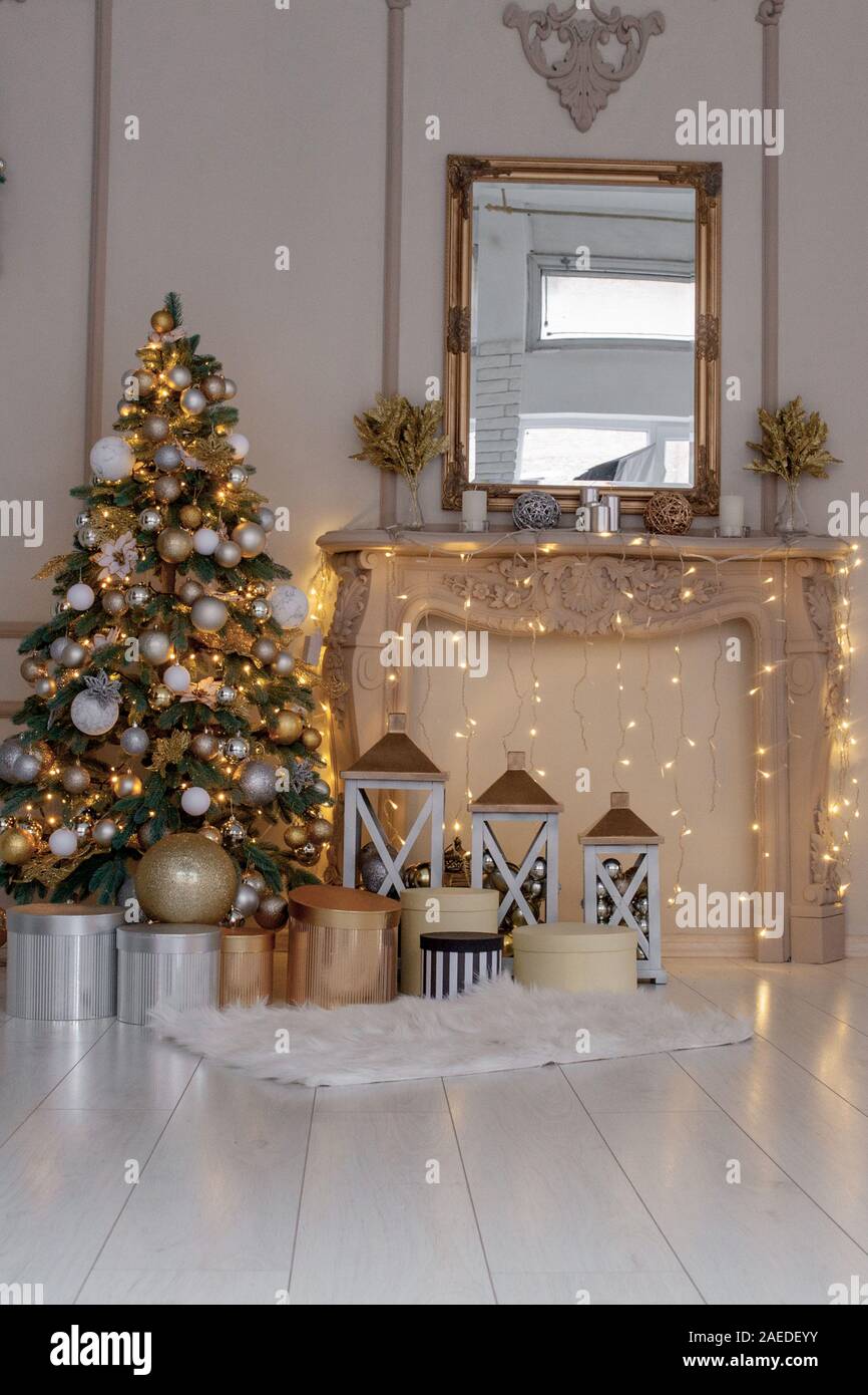 Christmas location with Christmas tree and decoration Stock Photo - Alamy