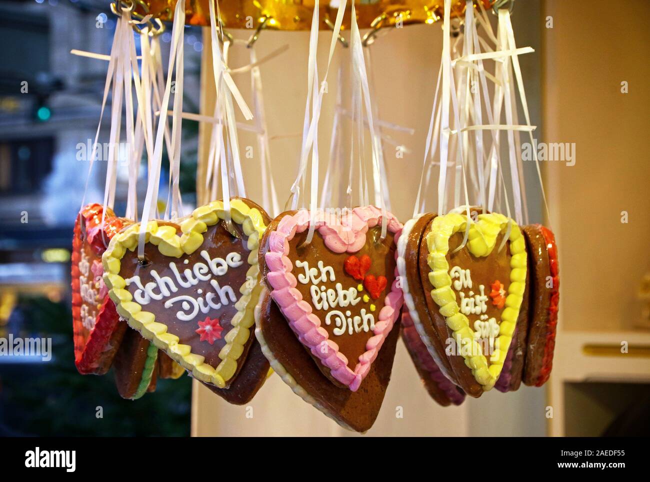 Food christmas market hi-res stock photography and images - Alamy