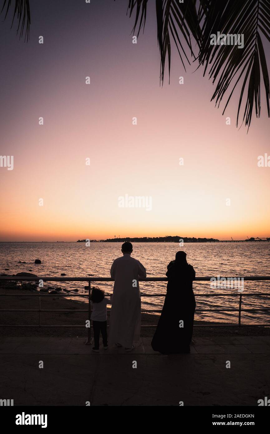 Arabic family hi-res stock photography and images - Alamy