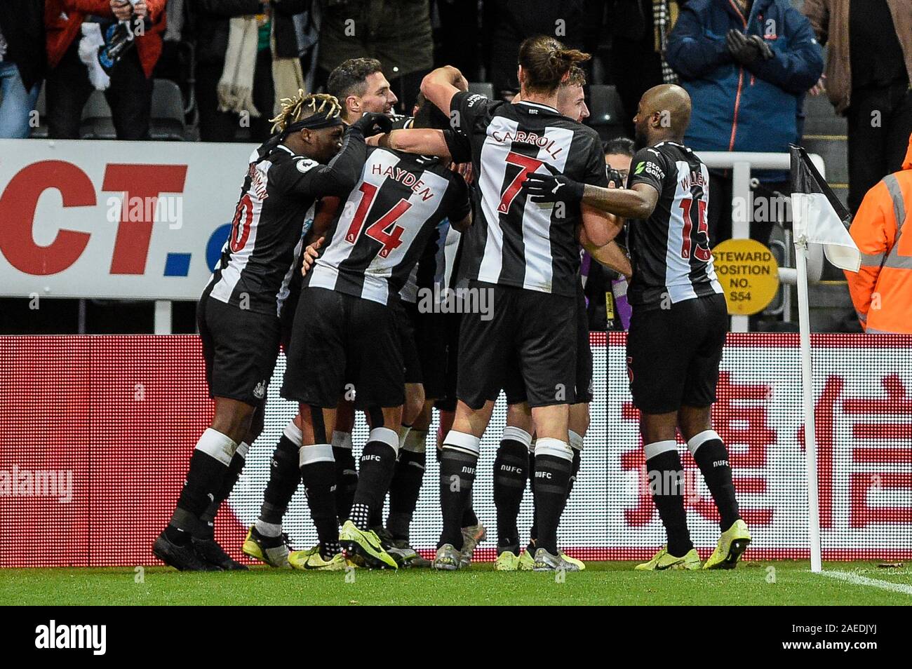 8th December 2019, St. James's Park, Newcastle, England; Premier League ...