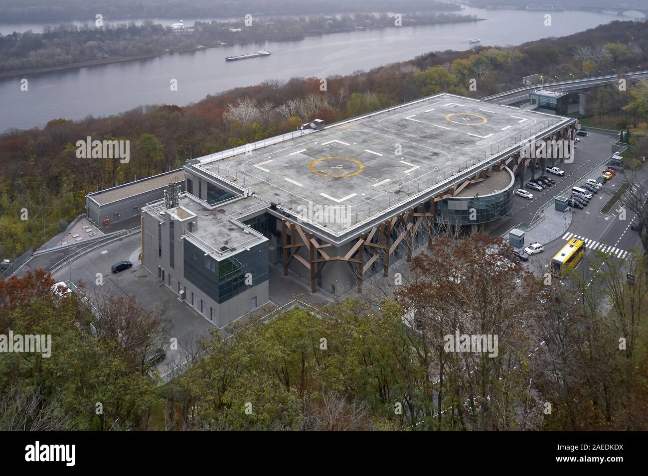 Helipad Building High Resolution Stock Photography and Images - Alamy