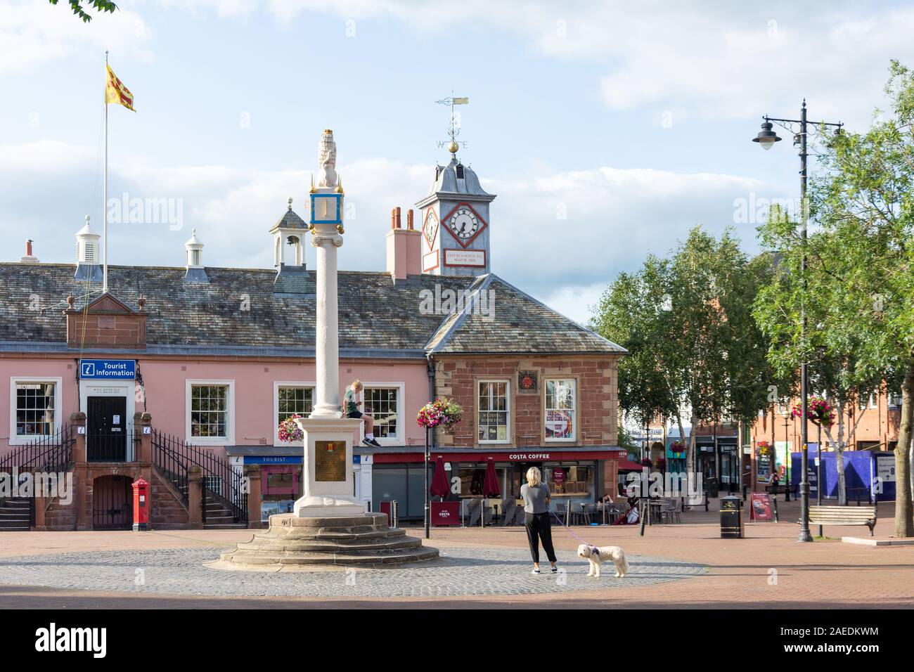 Carlisle market cross and old town hall hi-res stock photography and ...