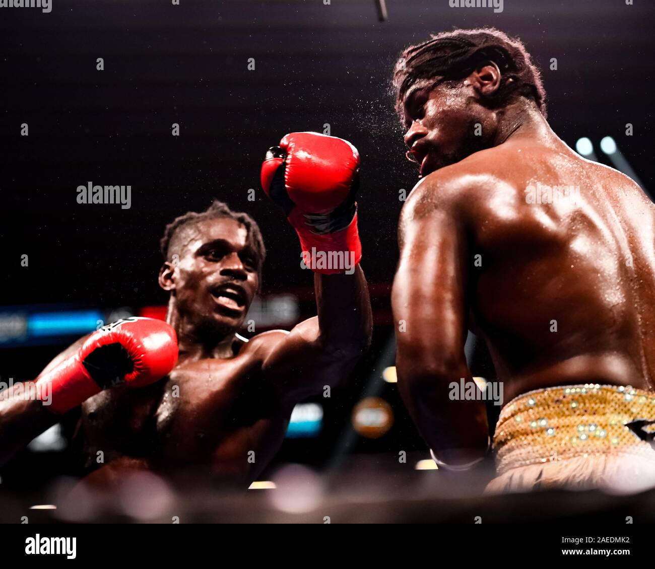 Boxing wbc wbo super middleweight hi-res stock photography and images ...