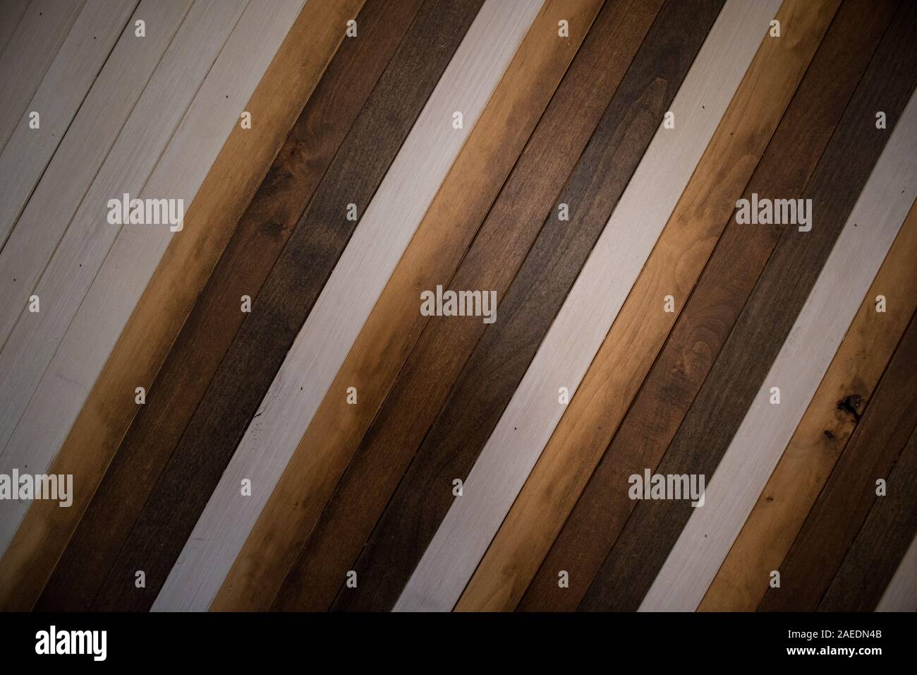 Diagonal lines in architecture hi-res stock photography and images - Alamy