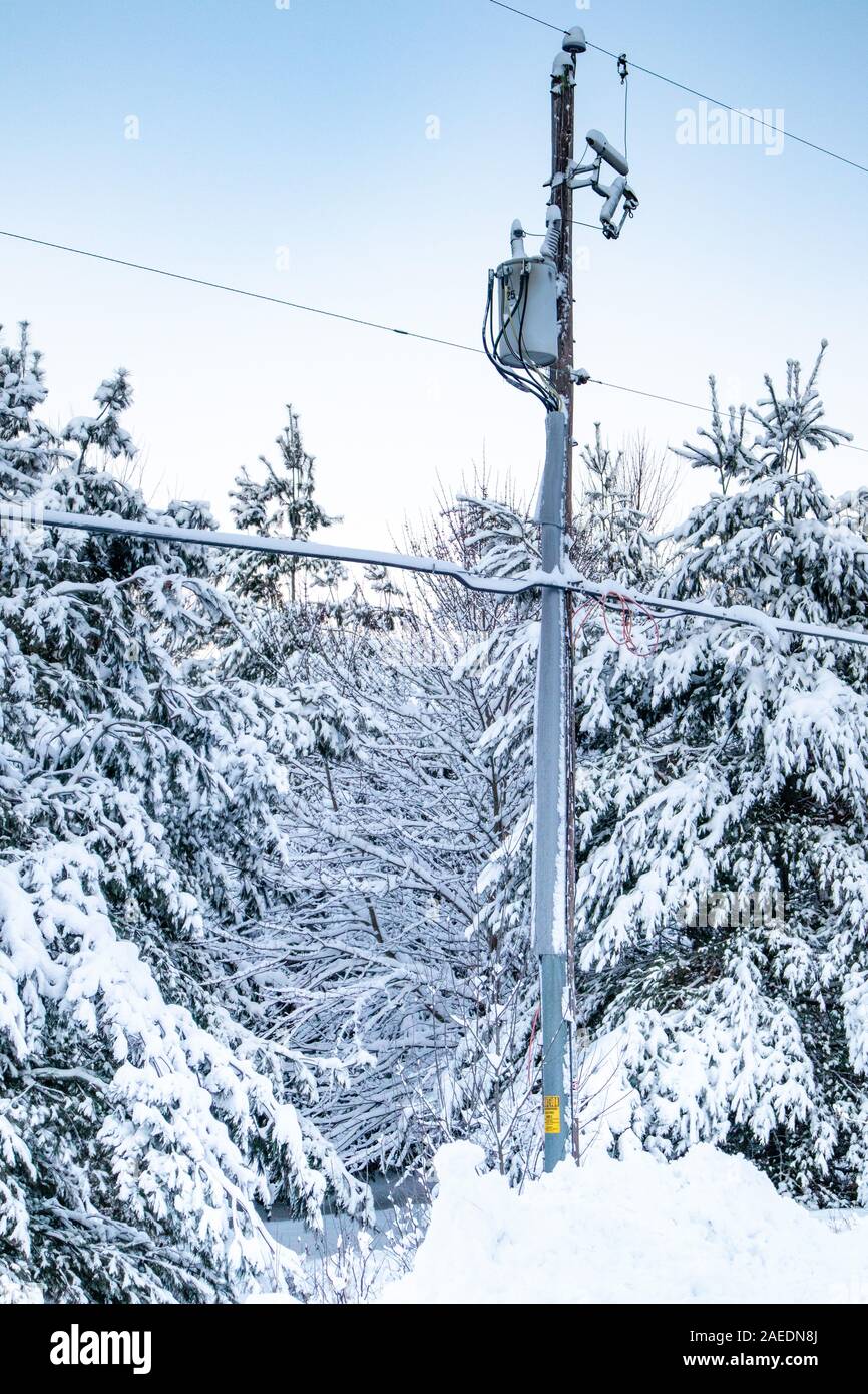 Telephone pole wires hi-res stock photography and images - Alamy