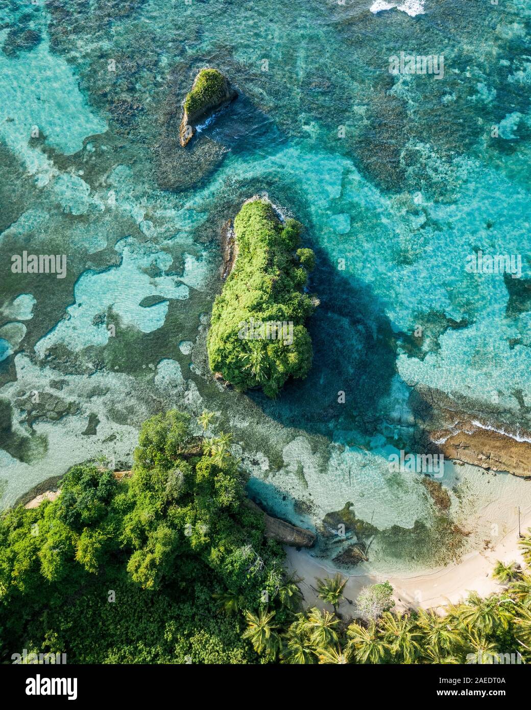 Island world, mangrove system, turquoise water, tropical island, Escudo ...