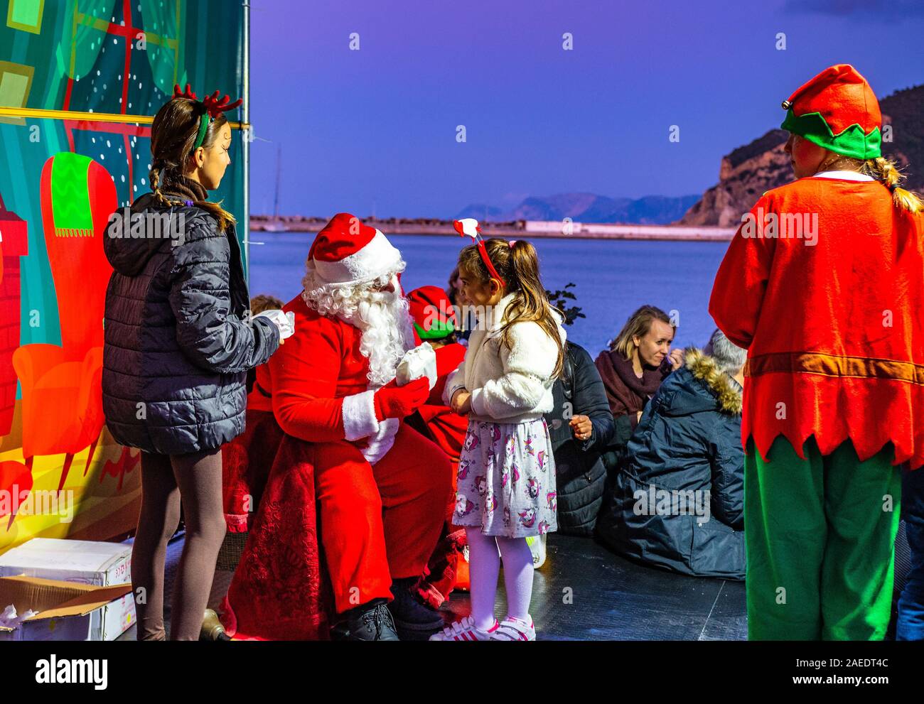 Kids Hugging Tree High Resolution Stock Photography and Images - Alamy