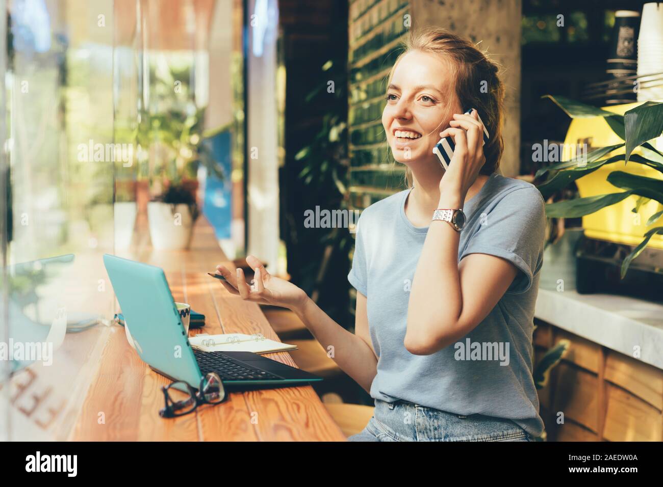 Young girl manager Stock Photo - Alamy
