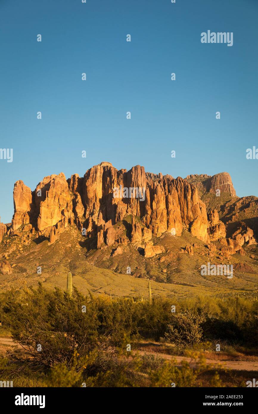 Apache junction and superstition mountains hi-res stock photography and ...