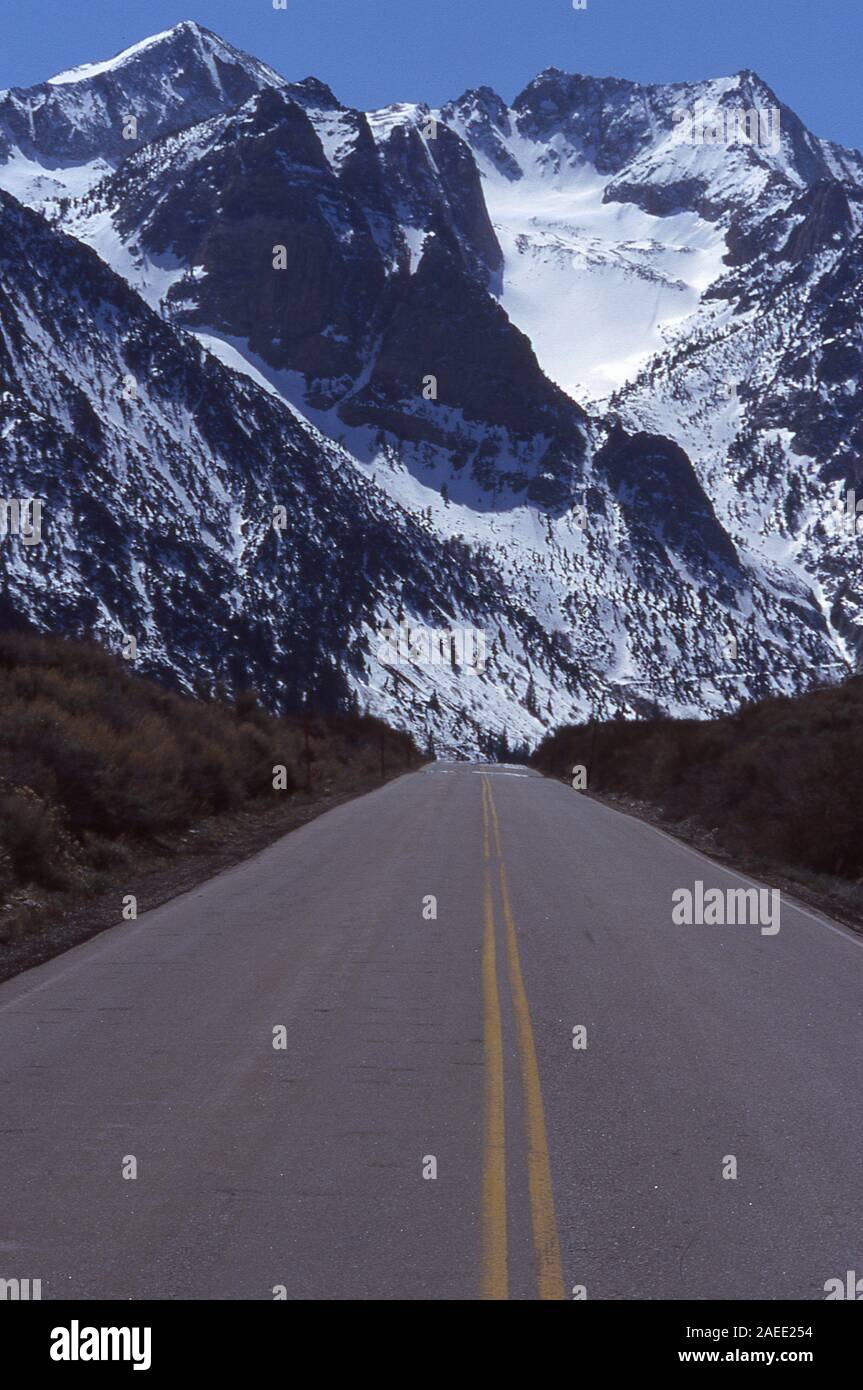 View of the Sierra Mountains in California Stock Photo - Alamy