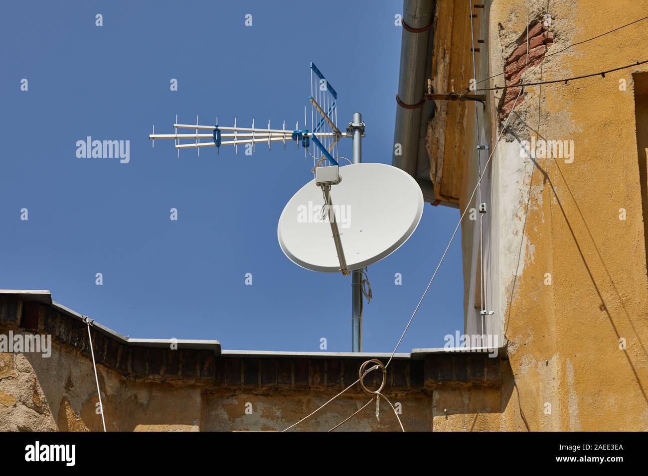 Parabola architecture hi-res stock photography and images - Alamy