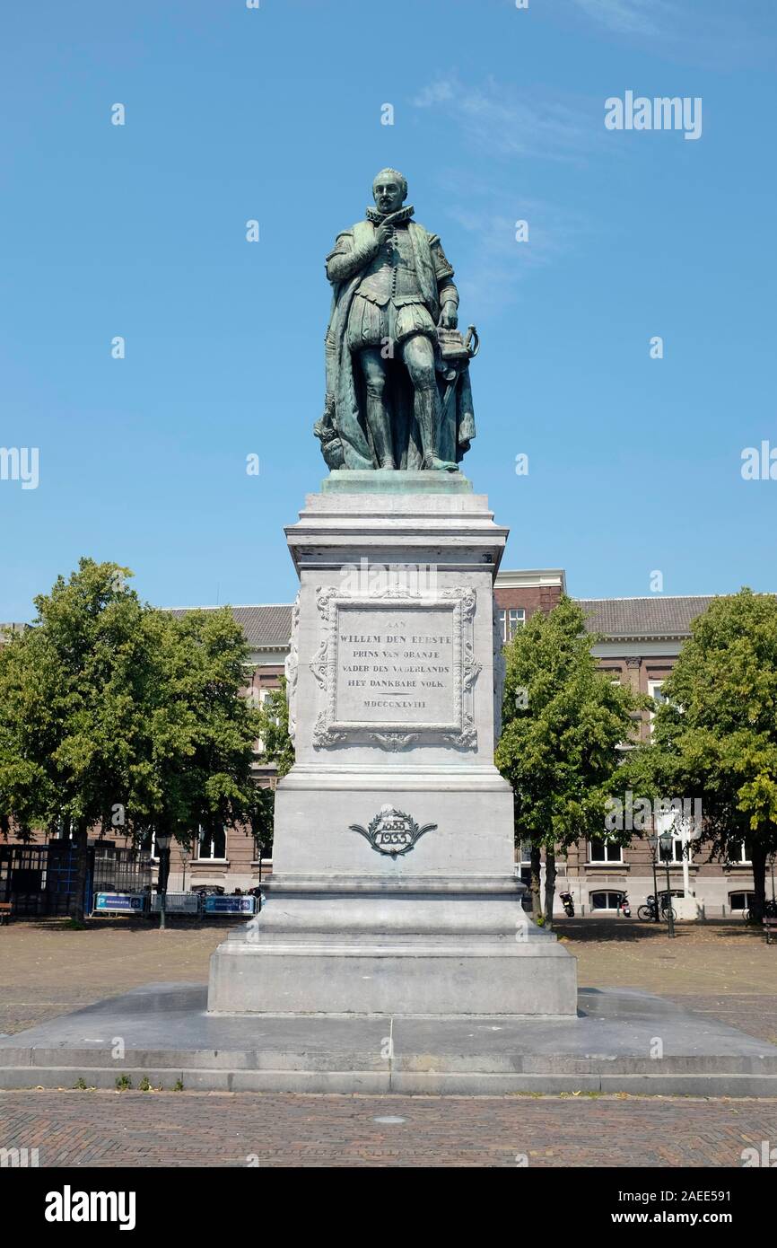 Willem william prince orange statue hi-res stock photography and images ...