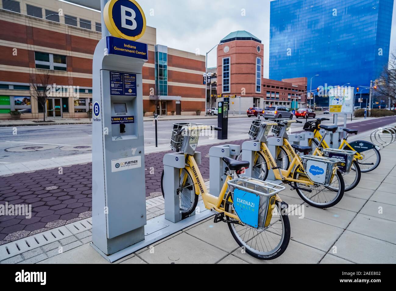 Downtown indianapolis public bicycles hi-res stock photography and ...