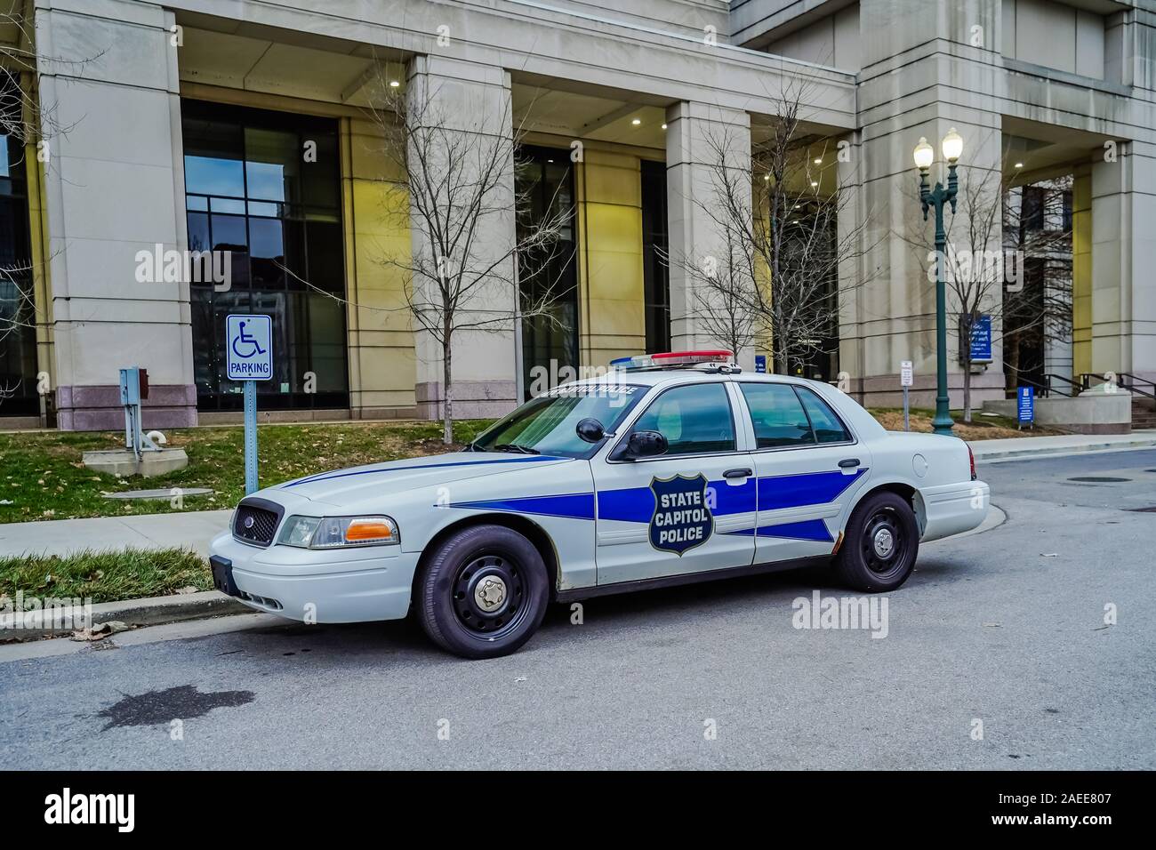 Downton indianapolis street police car hi-res stock photography and ...