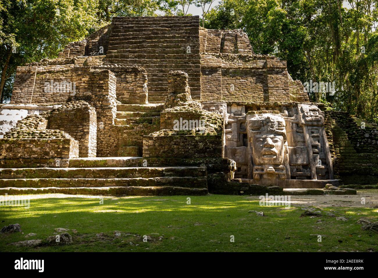 Lamanai mask temple hi-res stock photography and images - Alamy