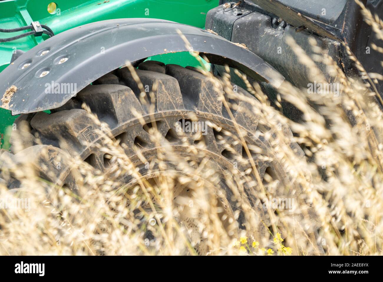 Flat tire tractor hi-res stock photography and images - Alamy