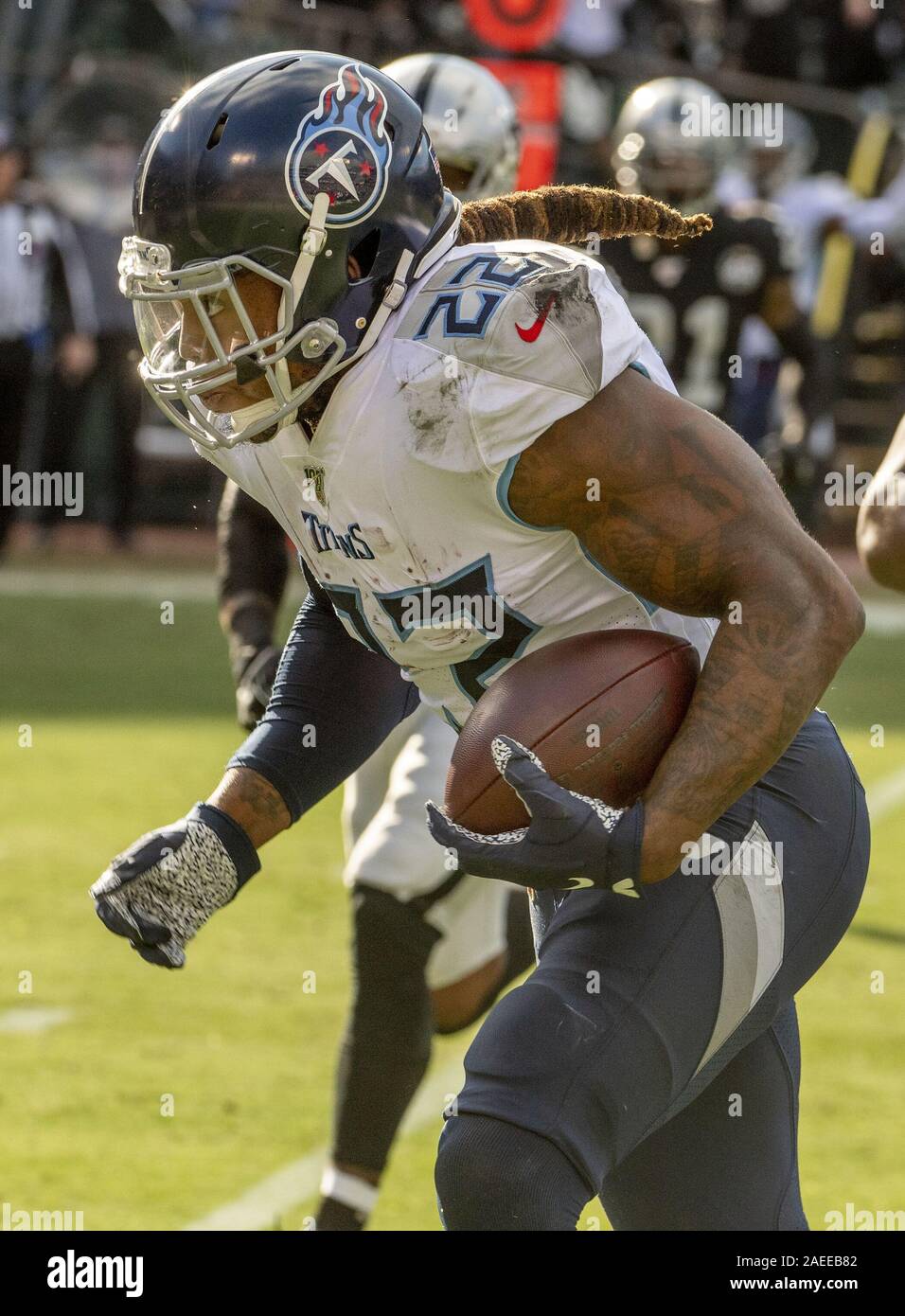 Oakland, California, USA. 8th Dec, 2019. Tennessee Titans running back ...