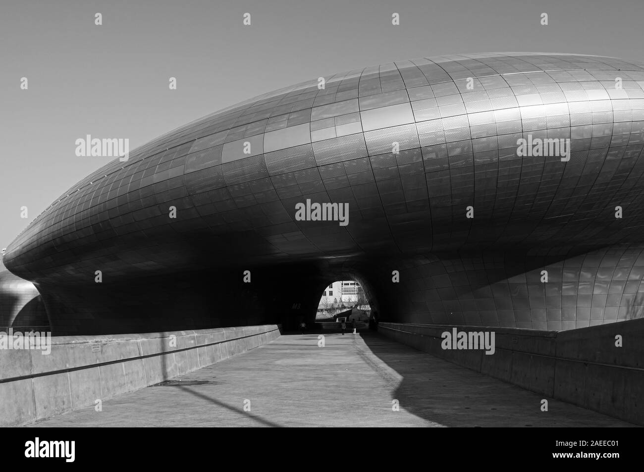 DEC 11, 2015 Seoul, South Korea - Dongdaemun design plaza or DDP modern ...