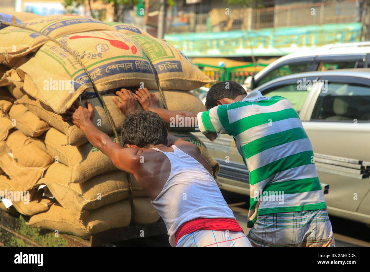 Cart work labour hi-res stock photography and images - Alamy