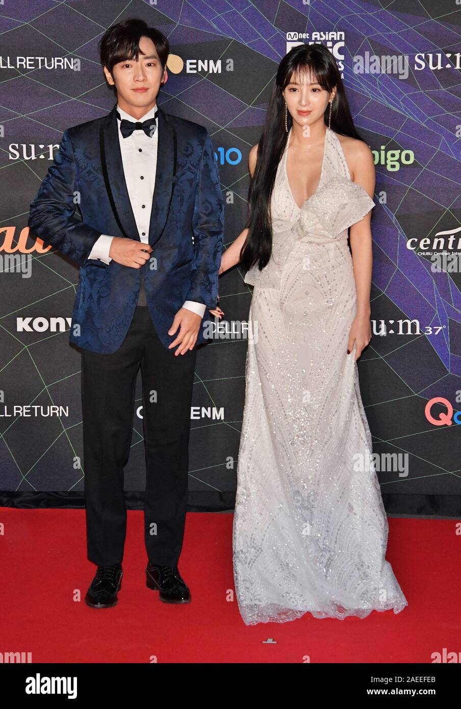 South Korean actor Lee Sang-yoeb(L) and actress Jung Hye-seong attend the photo call during the ...