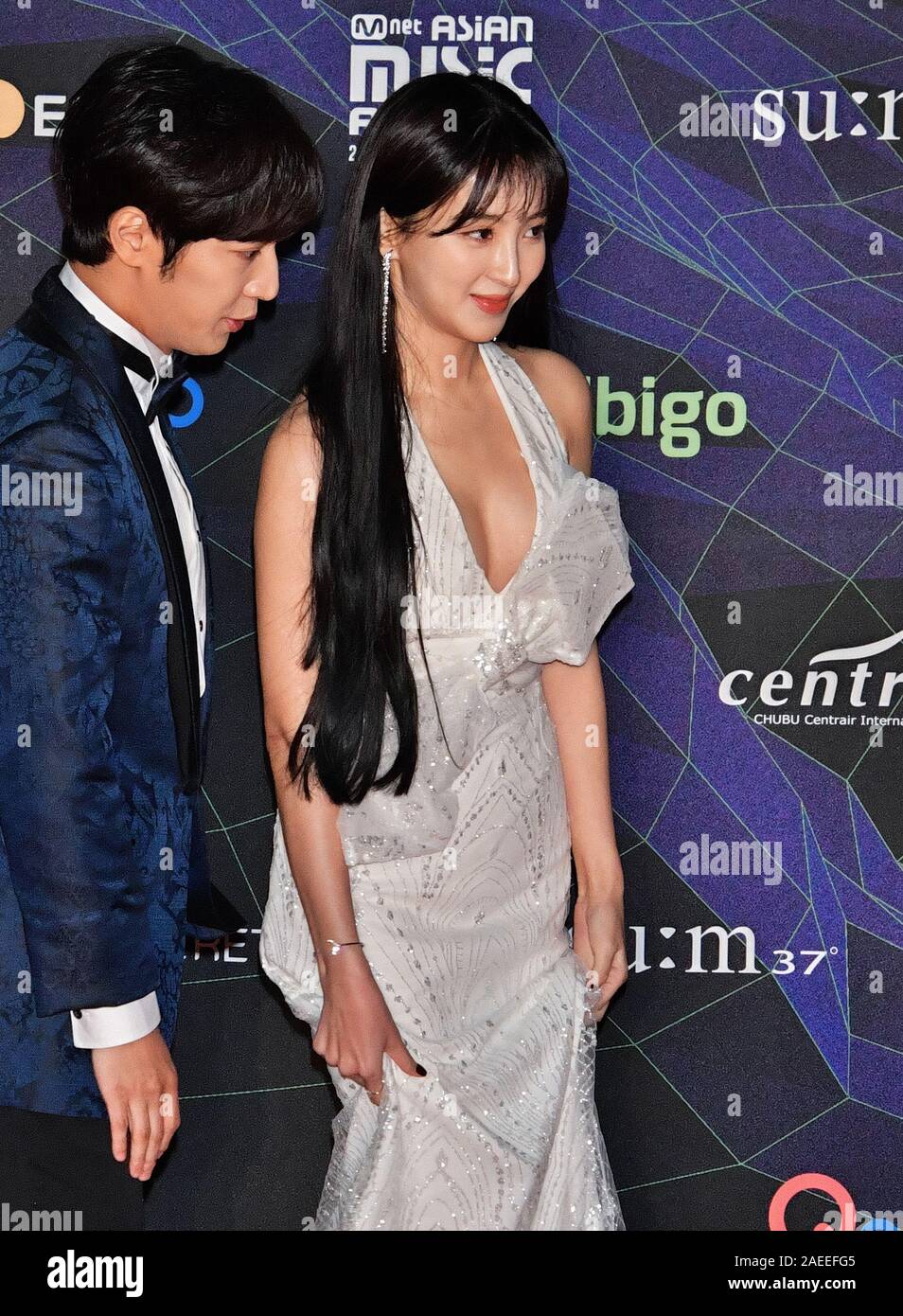 South Korean actor Lee Sang-yoeb(L) and actress Jung Hye-seong attend the photo call during the ...