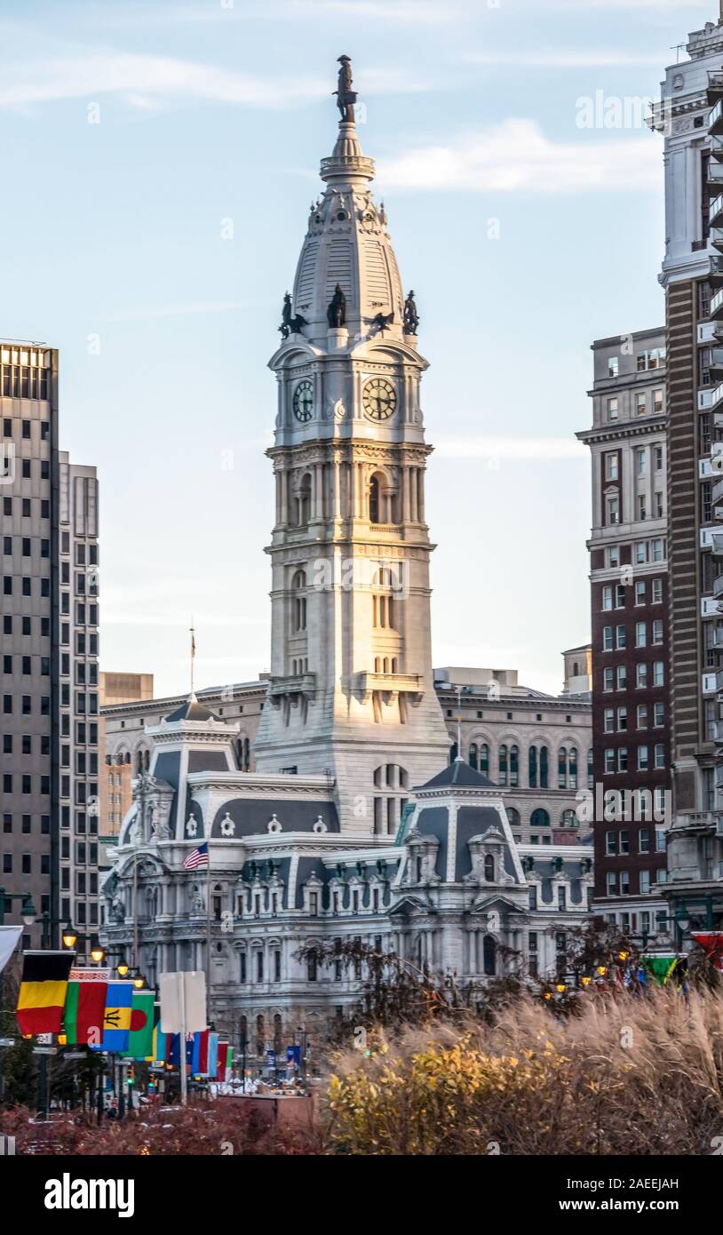 Philly city hall hi-res stock photography and images - Alamy