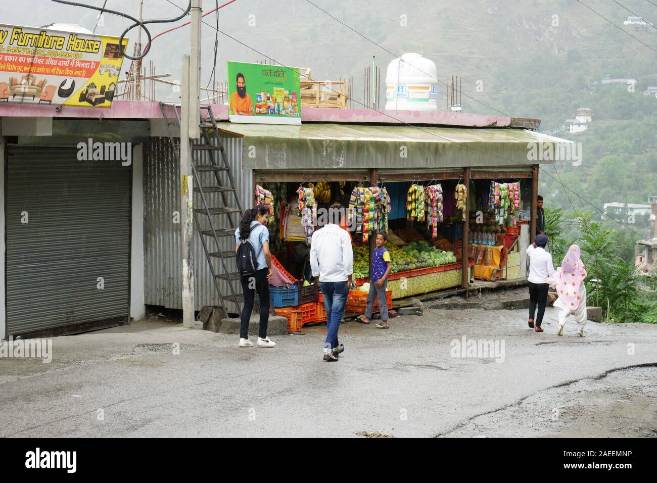 Himachali couple, old and new, Banjar town, Tirthan Valley, Kullu ...