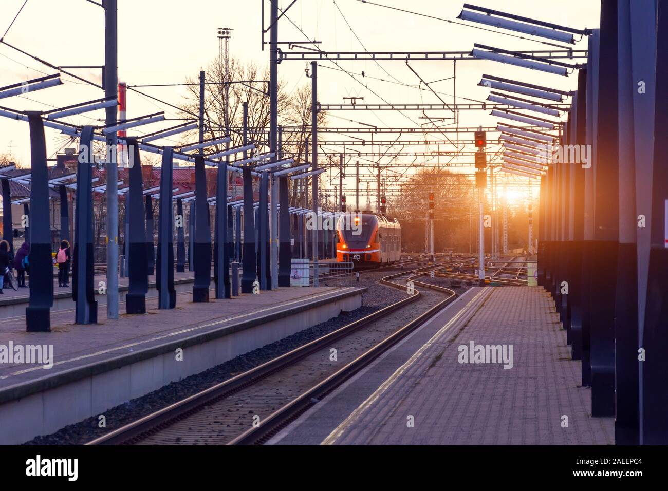 Train station without people hi-res stock photography and images - Alamy