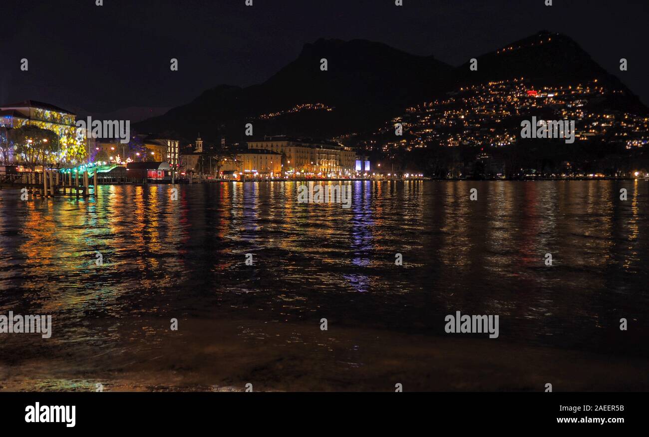 Lights on the water hi-res stock photography and images - Alamy