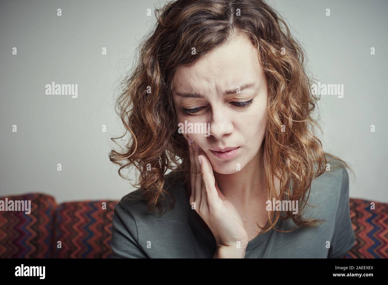 Woman suffering from toothache. Tooth pain concept Stock Photo - Alamy