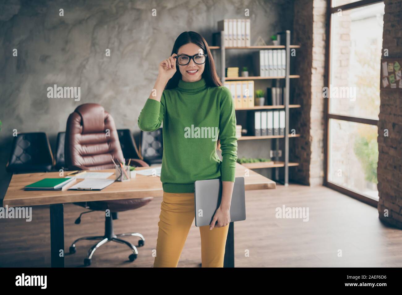 Confident Assistant High Resolution Stock Photography and Images - Alamy