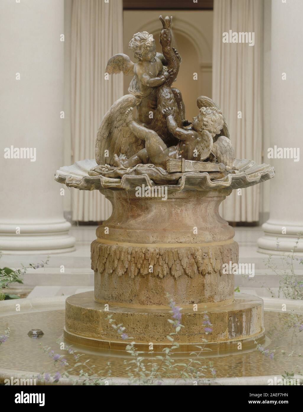 Two cherubic figures hi-res stock photography and images - Alamy