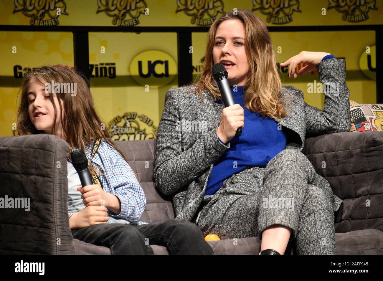 Alicia silverstone batgirl hi-res stock photography and images - Alamy